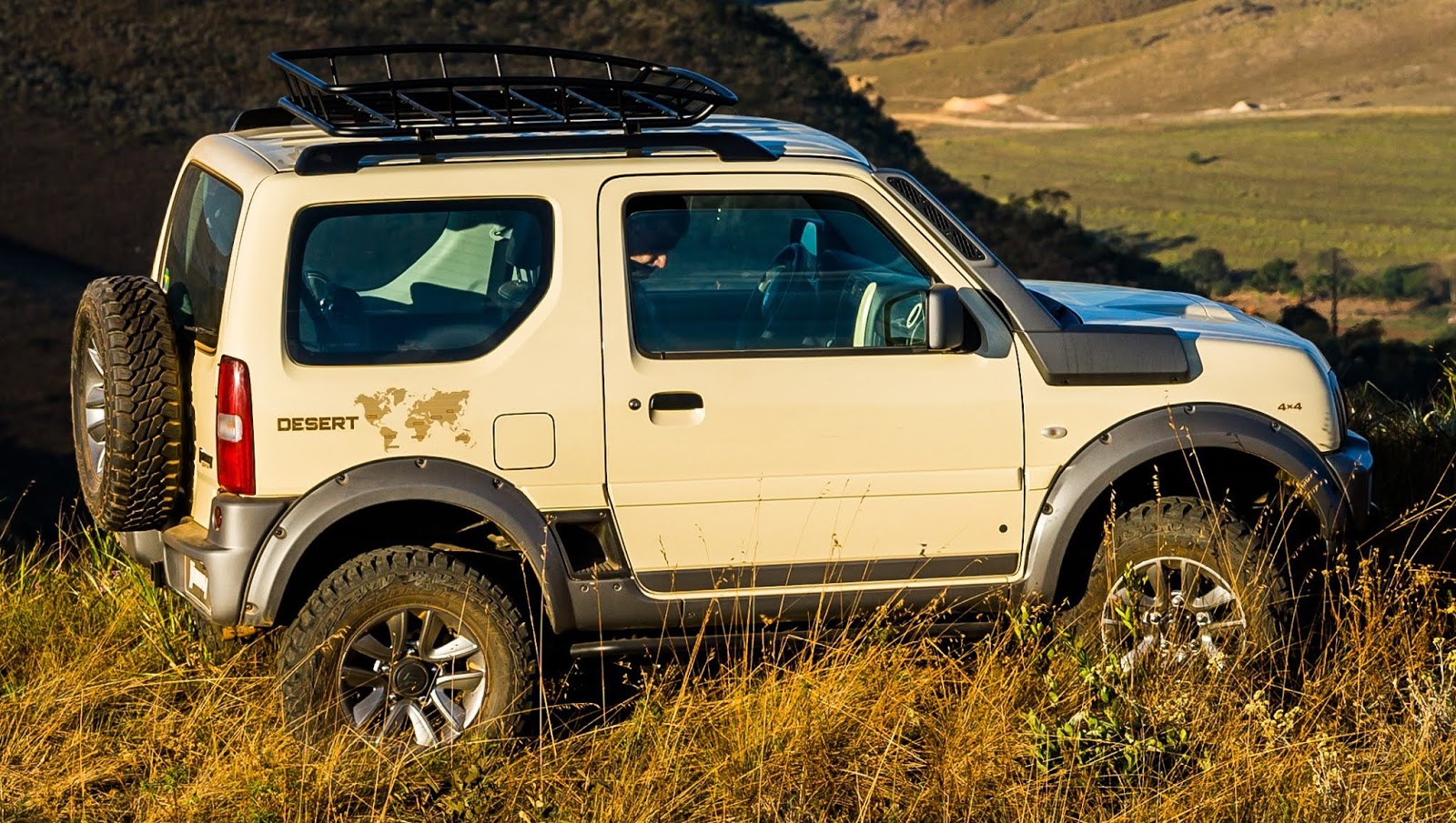 Suzuki Jimny estreia série especial Desert, por R$ 85 990