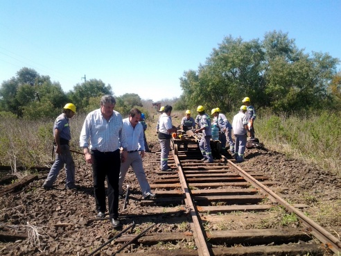CRÓNICA FERROVIARIA: ENTRE RÍOS: LA UEFER CONTINÚA LOS TRABAJOS DE ...