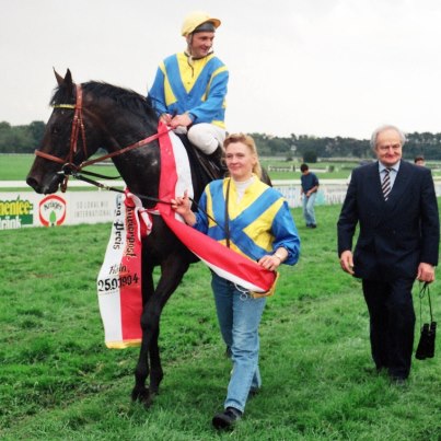 FAMOUS RACEHORSES: Monsun - Farewell to a great sire