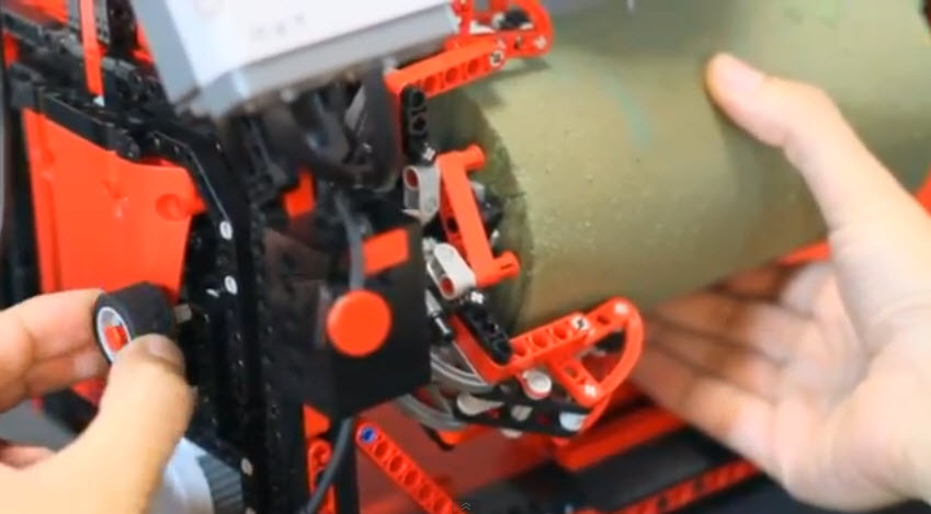 LEGO 360° Milling Machine Present | Machine Tool Concept.