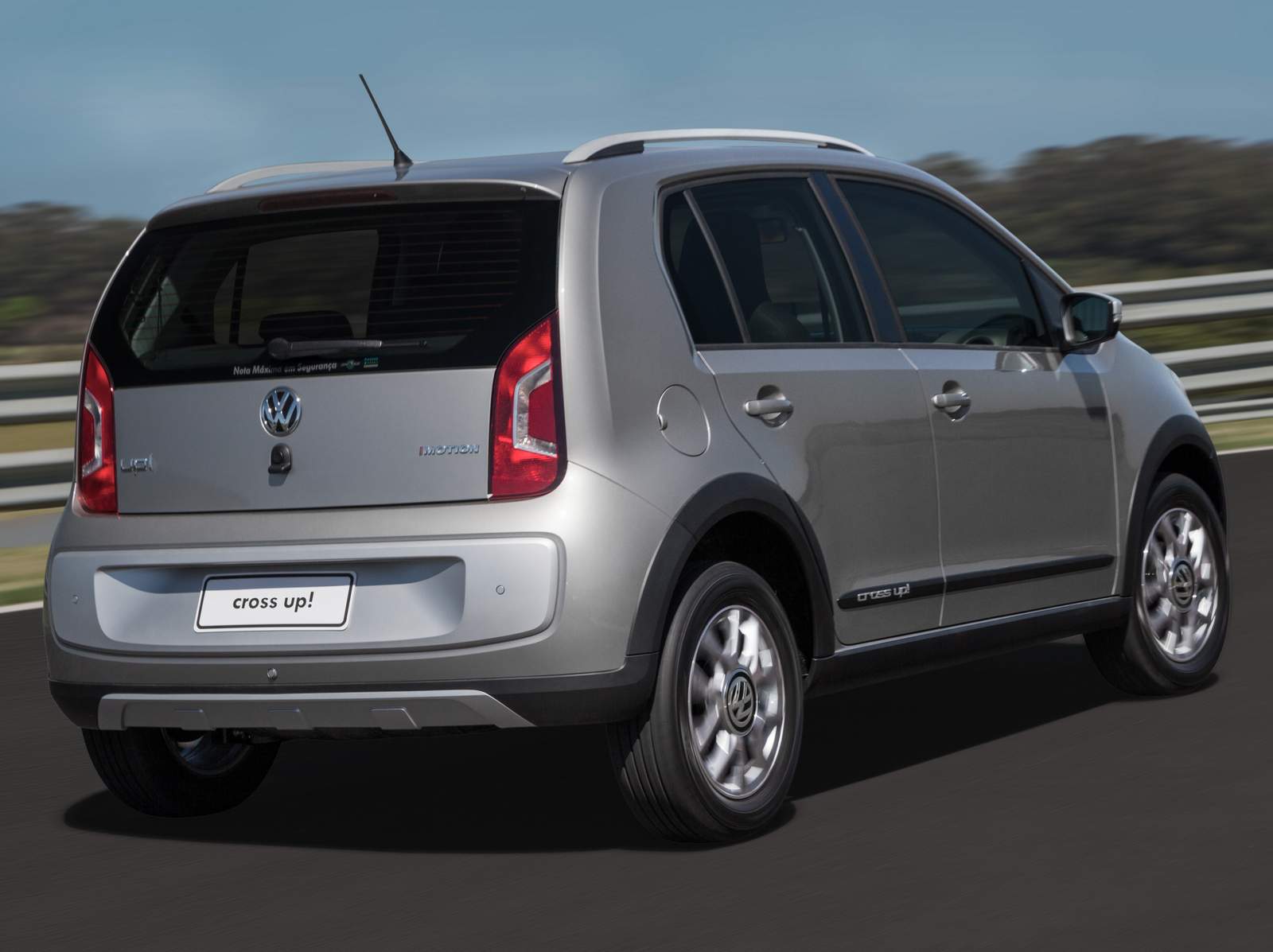 VW Cross-up! 2015: fotos, preços e especificações oficiais