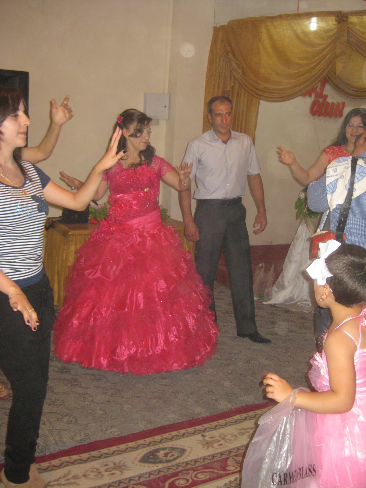 Mary's Meanderings in Azerbaijan: Wedding American Style…and Azeri Style