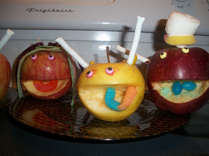 Pams Party & Practical Tips: Apple-Candy Monsters
