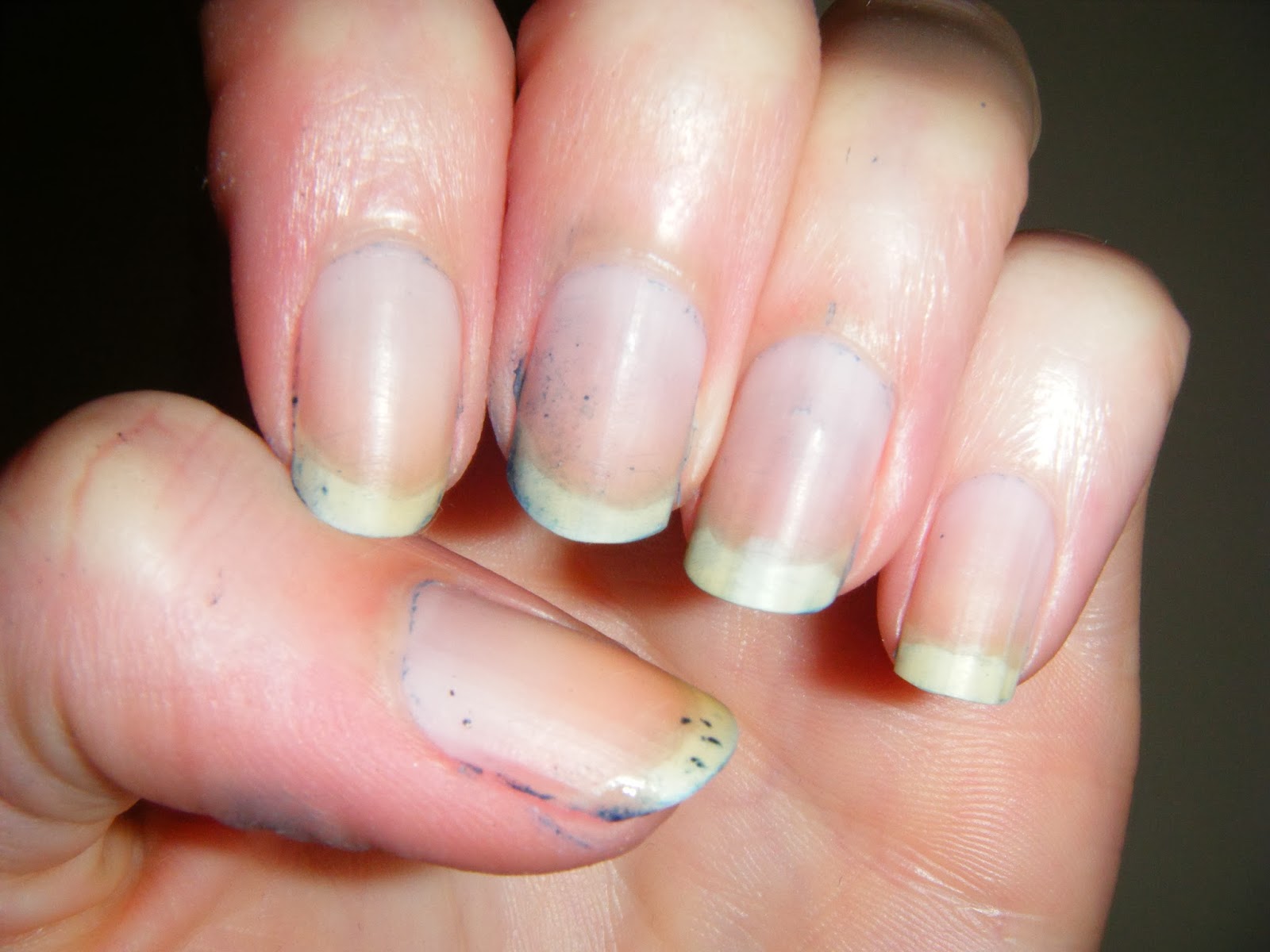 Linziino: Blue stained nails