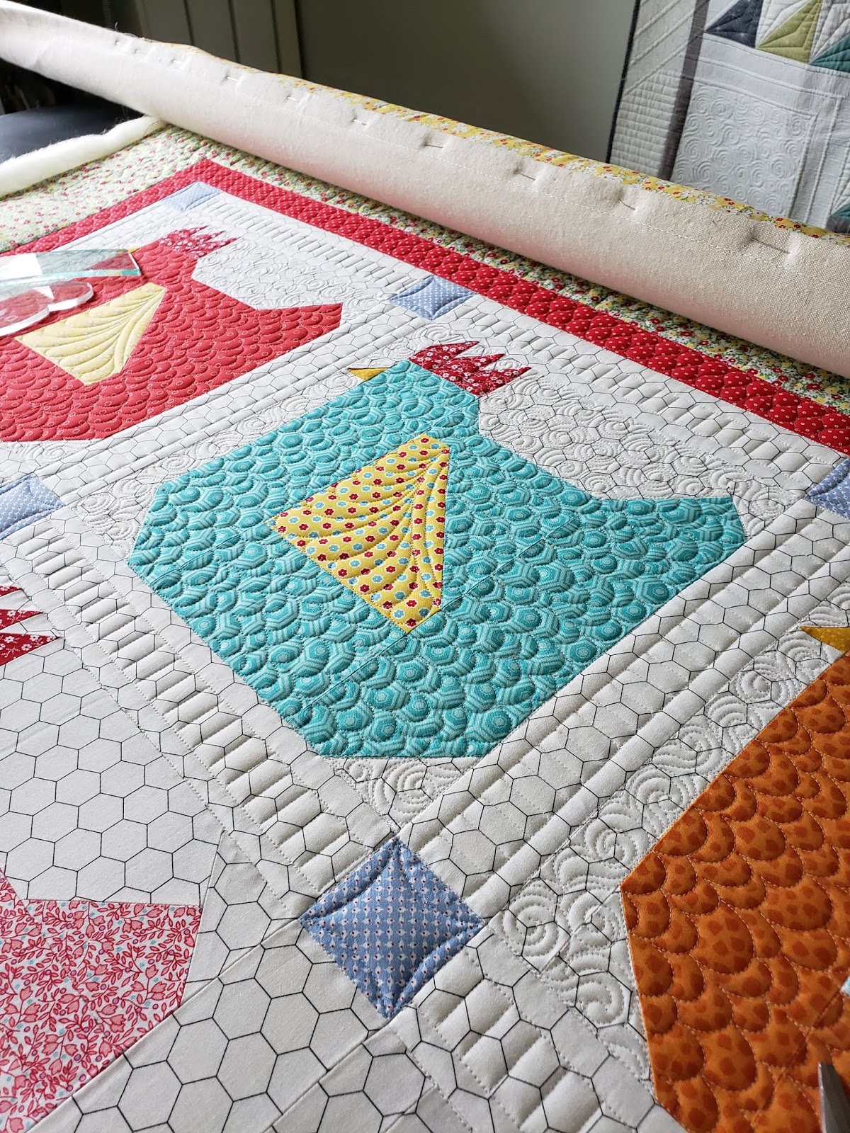 Piece N Quilt: Mama Hen Quilt - Custom Machine Quilting by Natalia Bonner
