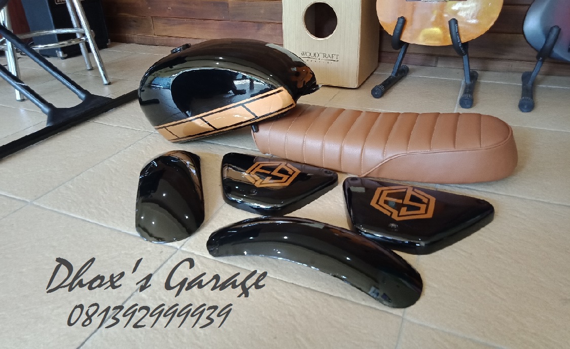 Tangki Knalpot Kustom: Tangki Custom Triumph Hitam Emas
