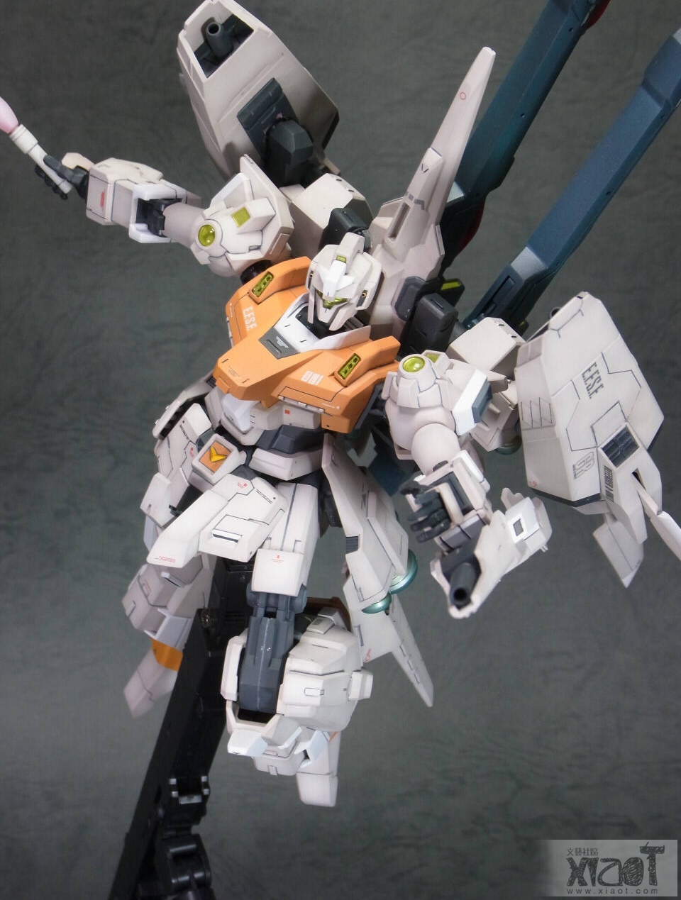 GUNDAM GUY: HGUC 1/144 RGZ-95C ReZEL [Commander Type] - Customized Build