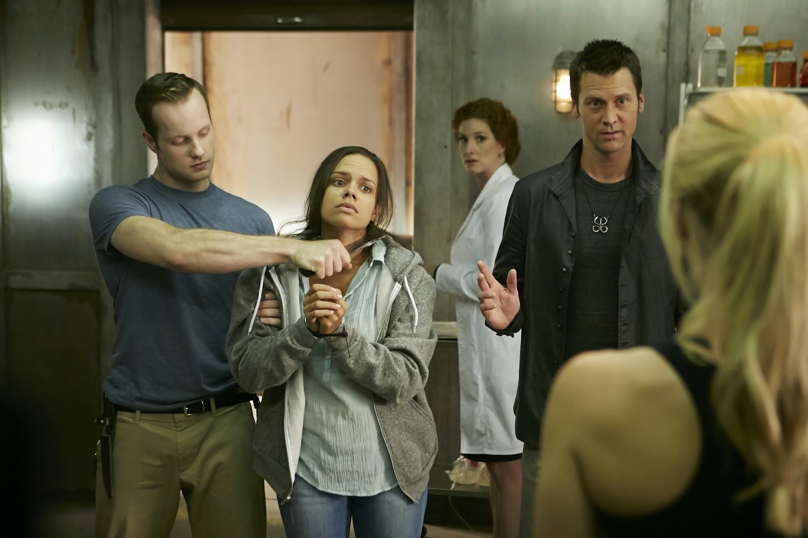 Laura Vandervoort: Bitten Season 2: Stills Episode 4 "Dead Meat"