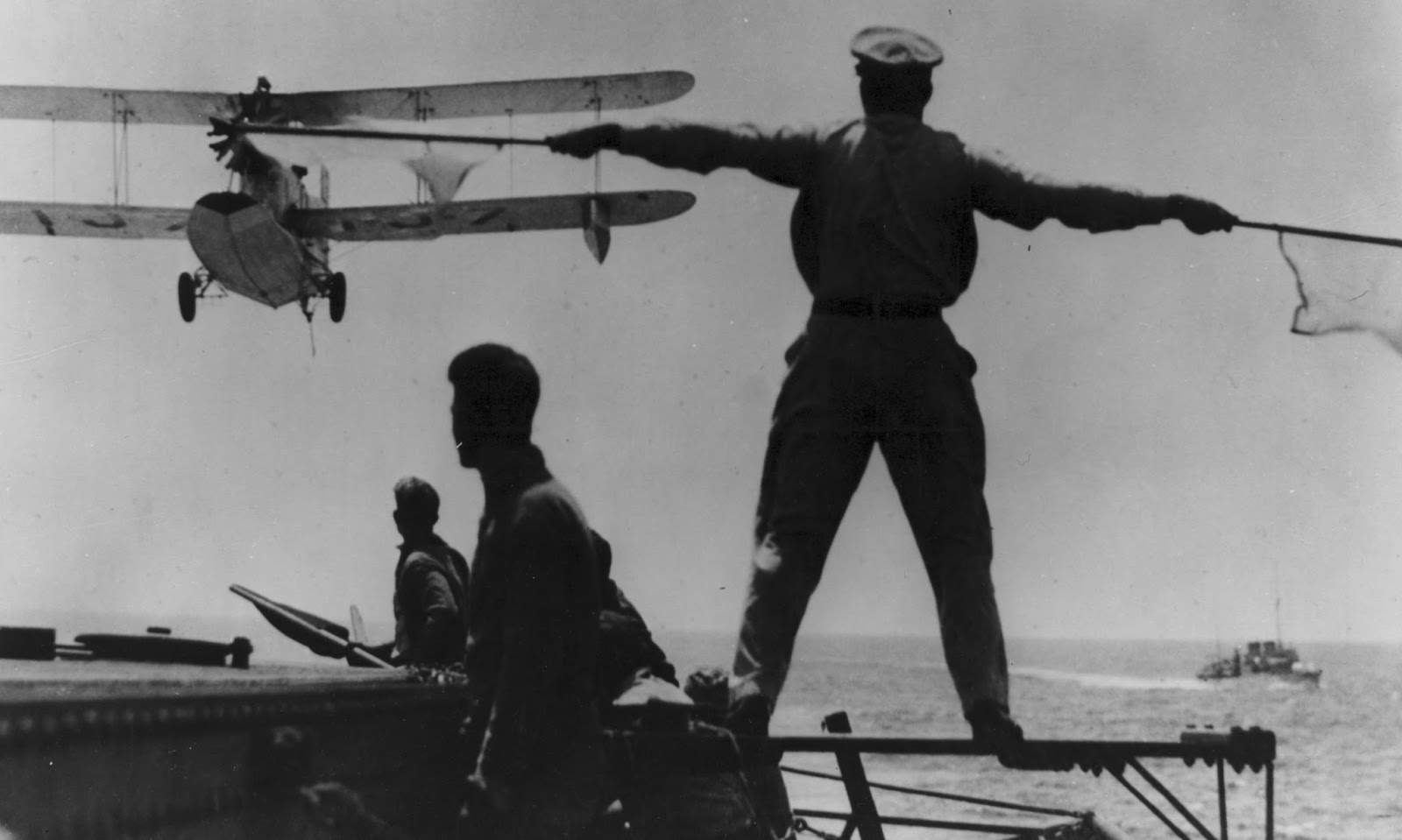 U.S. Navy Aircraft History: Carrier Plane Guard by Helicopter