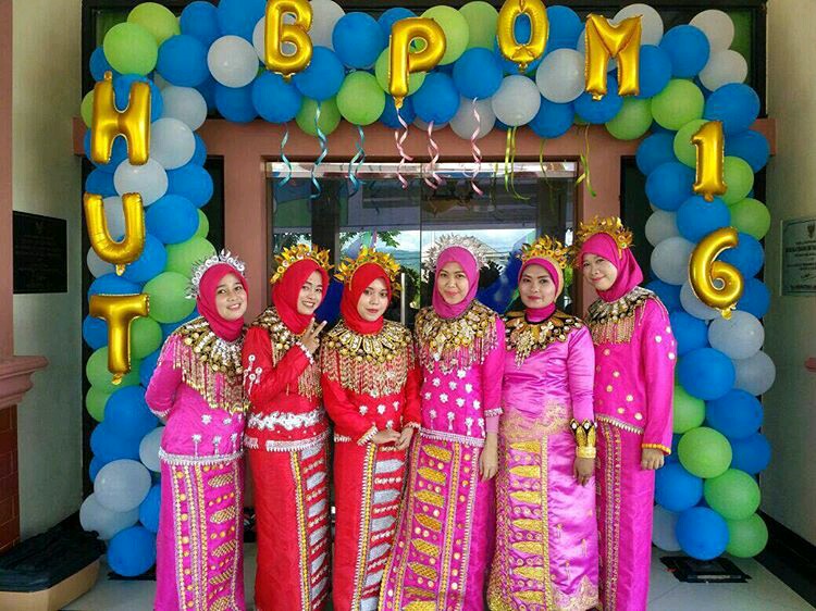 " SANGGAR NUSANTARA DOT COM " | Jakarta: Sewa Baju Adat Gorontalo di ...