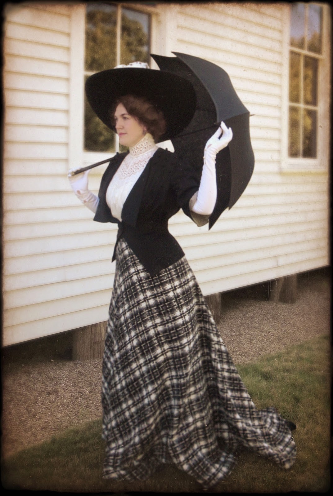 Festive Attyre: Edwardian half-mourning dress pics