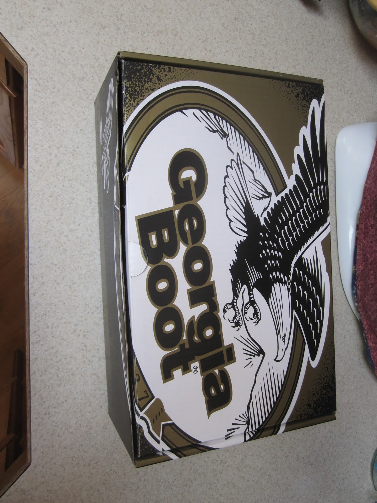 The Colors of my World: How to make a Barbie bed out of a cardboard box!