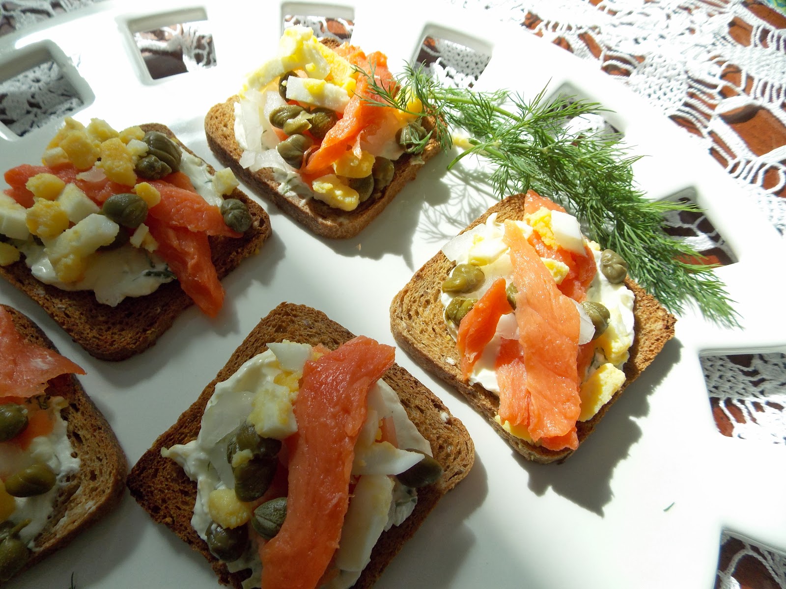 Food and Thrift: Smoked Salmon on Toast Points