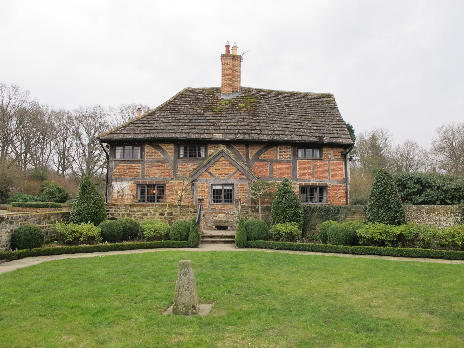 BUILDING STOREYS: The Beautiful and Enduring Houses of The Weald