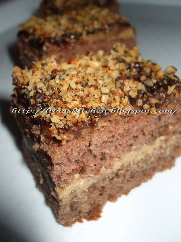 Livia`s Kitchen: Prajitura Bucuresti