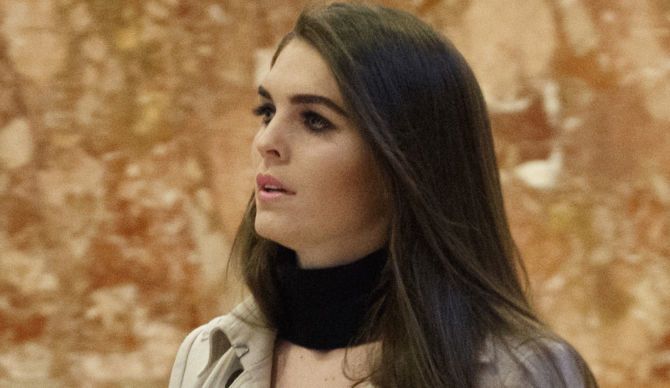 Hope Charlotte Hicks spotted boarding Air Force - Maxlinkinfo