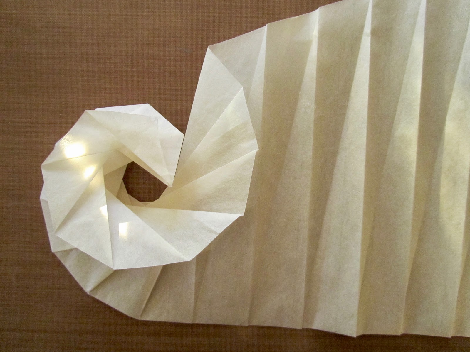 UnBound: A Paper Art Blog: Playing with Spirals