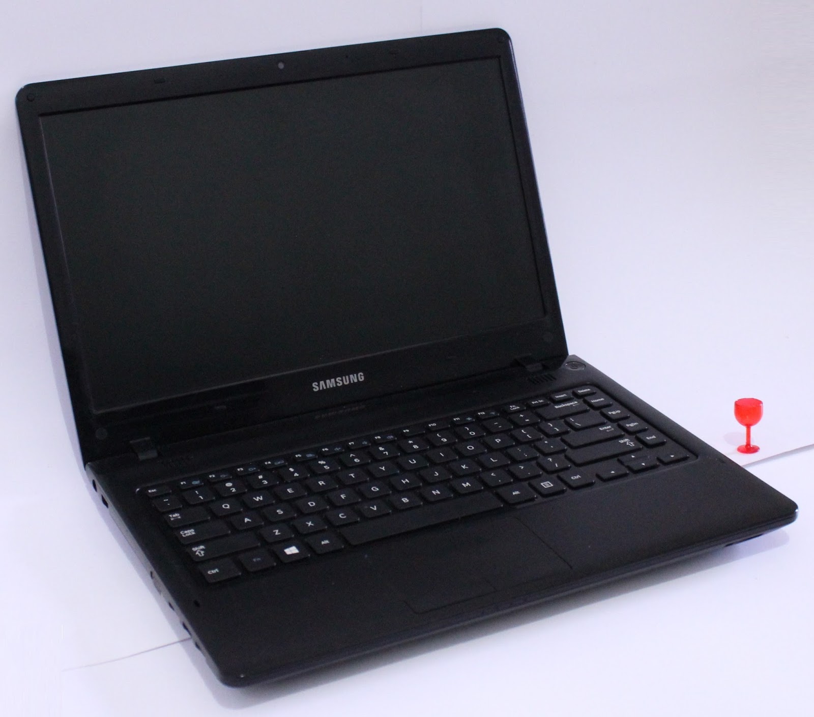 Jual Laptop Samsung NP355E4X - AMD E1 | Jual Beli Laptop Bekas, Kamera ...