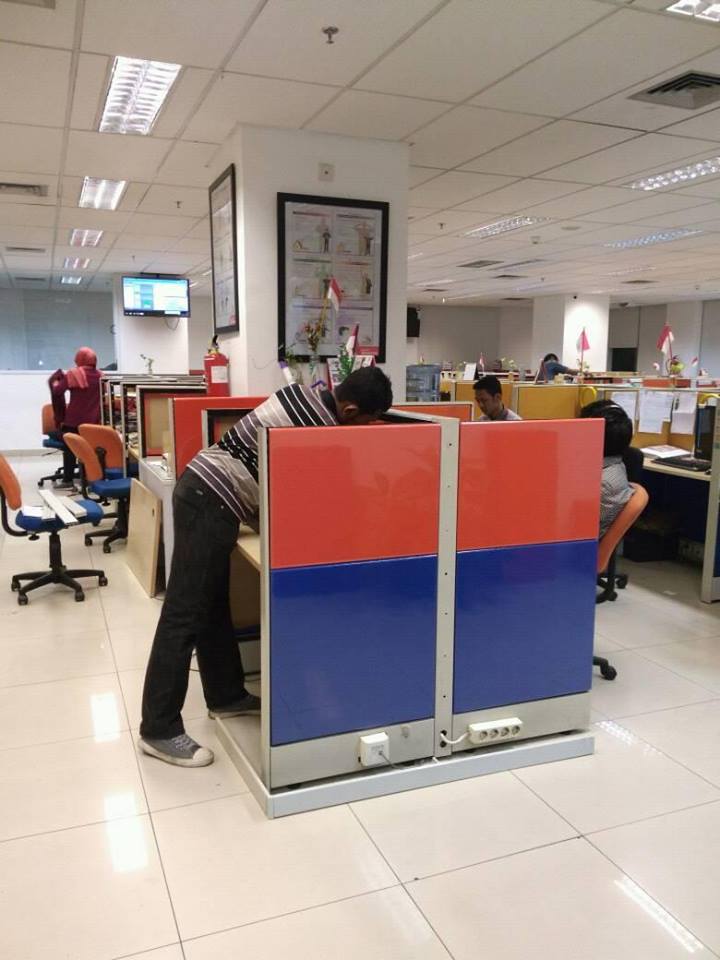 PARTISI/WORKSTATION/CUBICLE KANTOR: WORKSTATION KANTOR MURAH