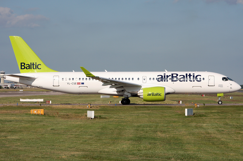 WORLD AIRCRAFT IMAGES by Terry Wade: YL-CSE BCS3 BTI EGKK (London ...