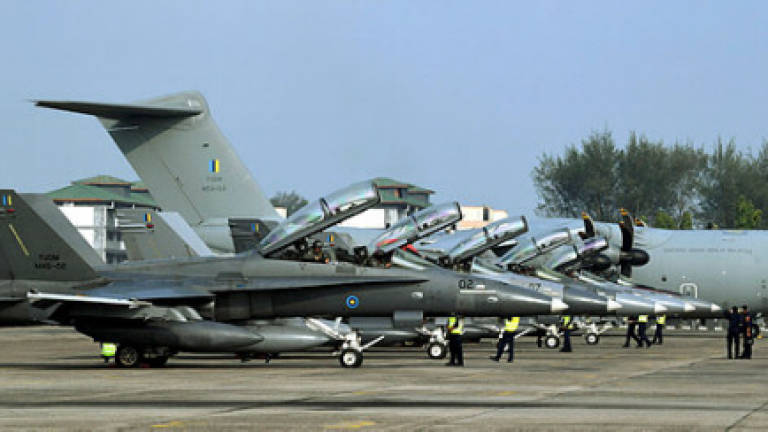 DEFENSE STUDIES: Honeywell Eyes Malaysia F/A-18D, C-130 Upgrade Work