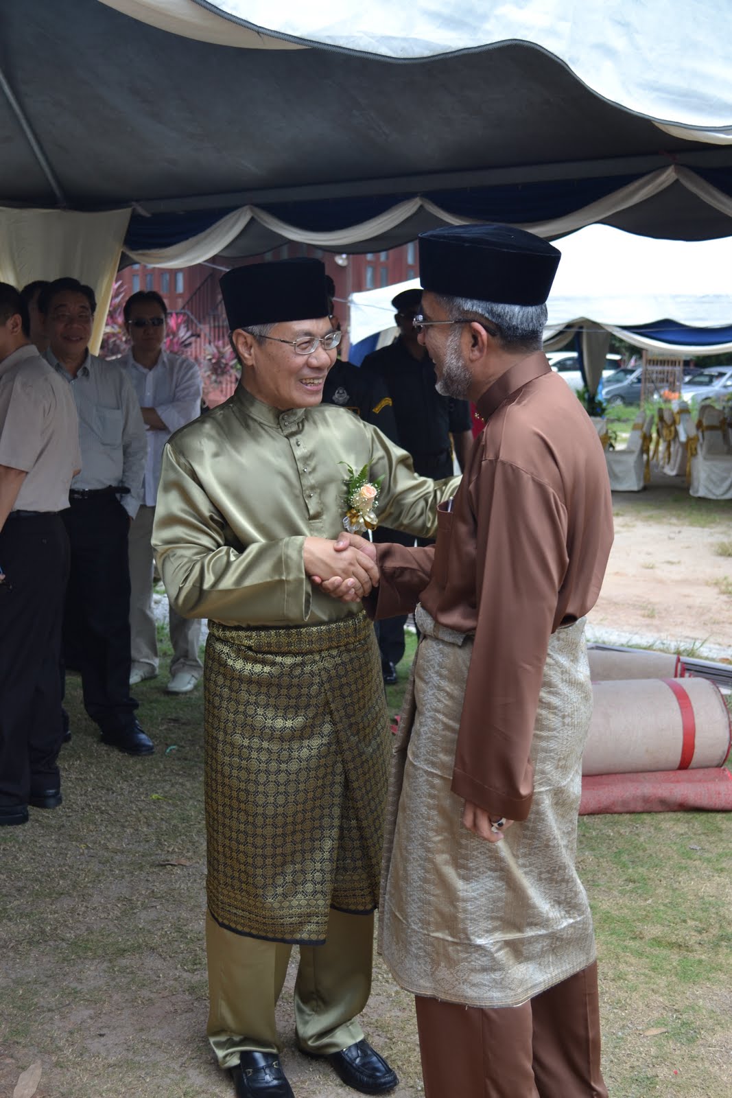 Dato' Mansor Othman: MERIAH : LEBIH 5000 PENGUNJUNG SERBU RUMAH TERBUKA ...
