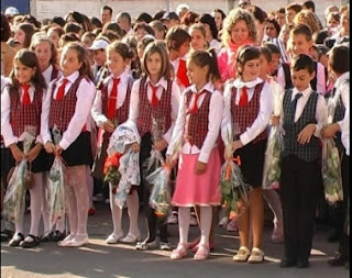 IMBRACAMINTE COPII: UNIFORME SCOLARE