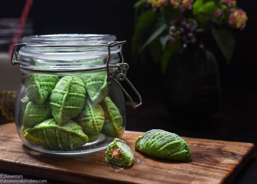Kueh Makmur (Malaysian Prosperity Cookie) - A Homemaker's Diary