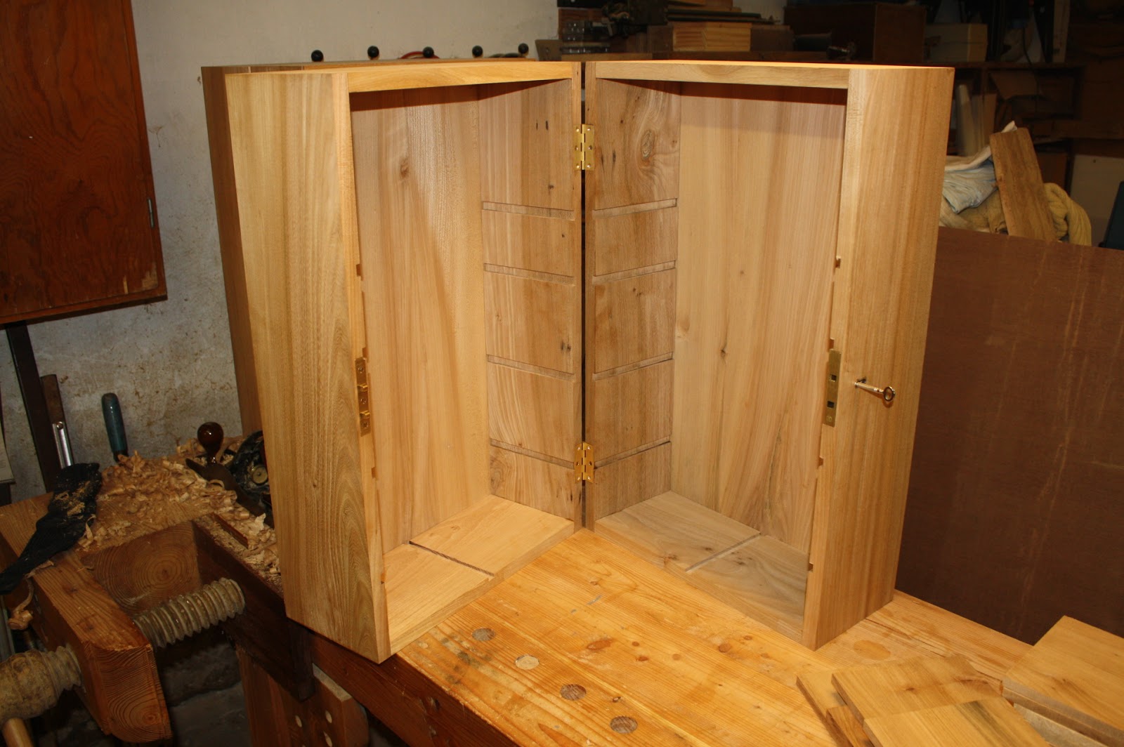 Mulesaw: Traveling bookcases in elm 1, start up of project.