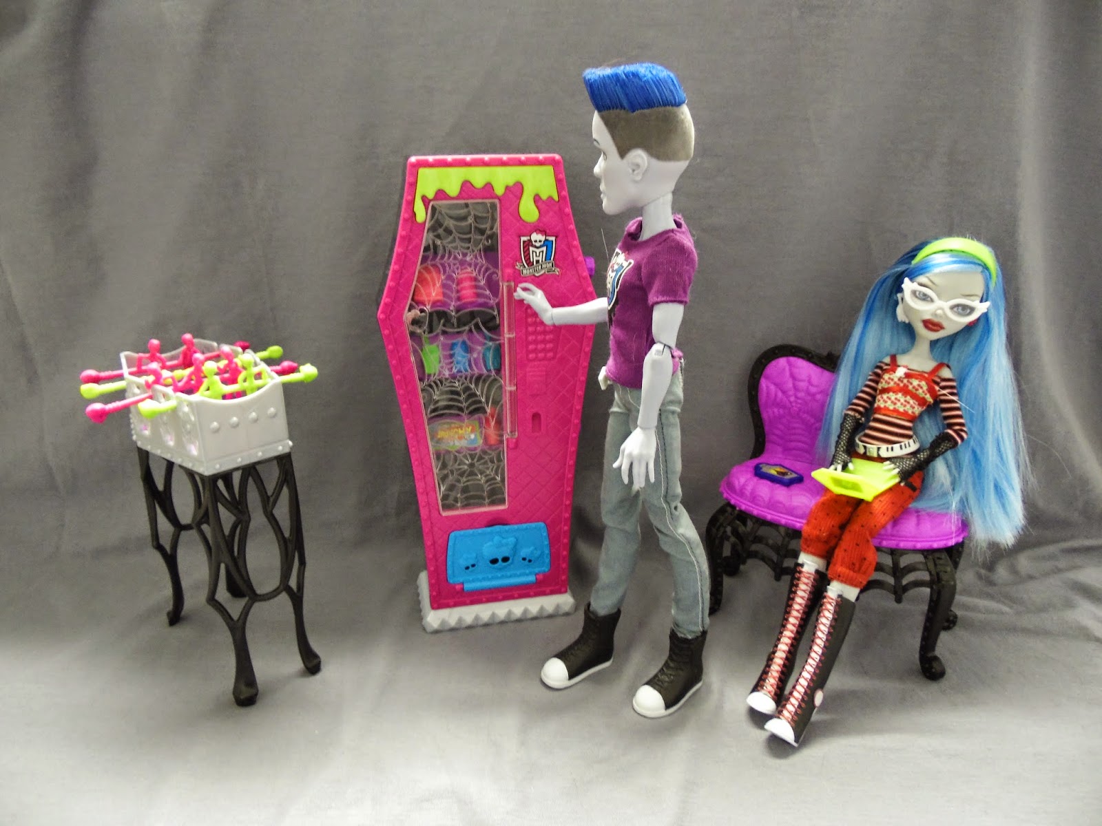 Christina Articulates: Monster High Student Lounge