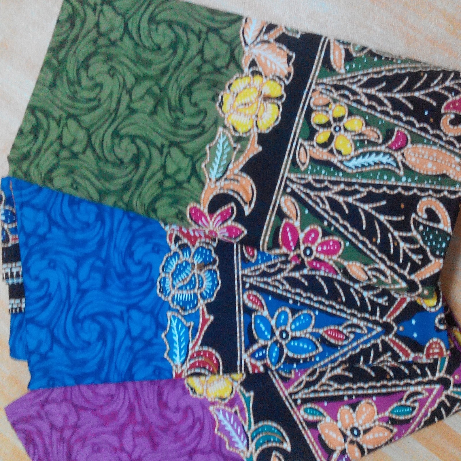 Kain Telekung dan Batik Terengganu / Kelantan