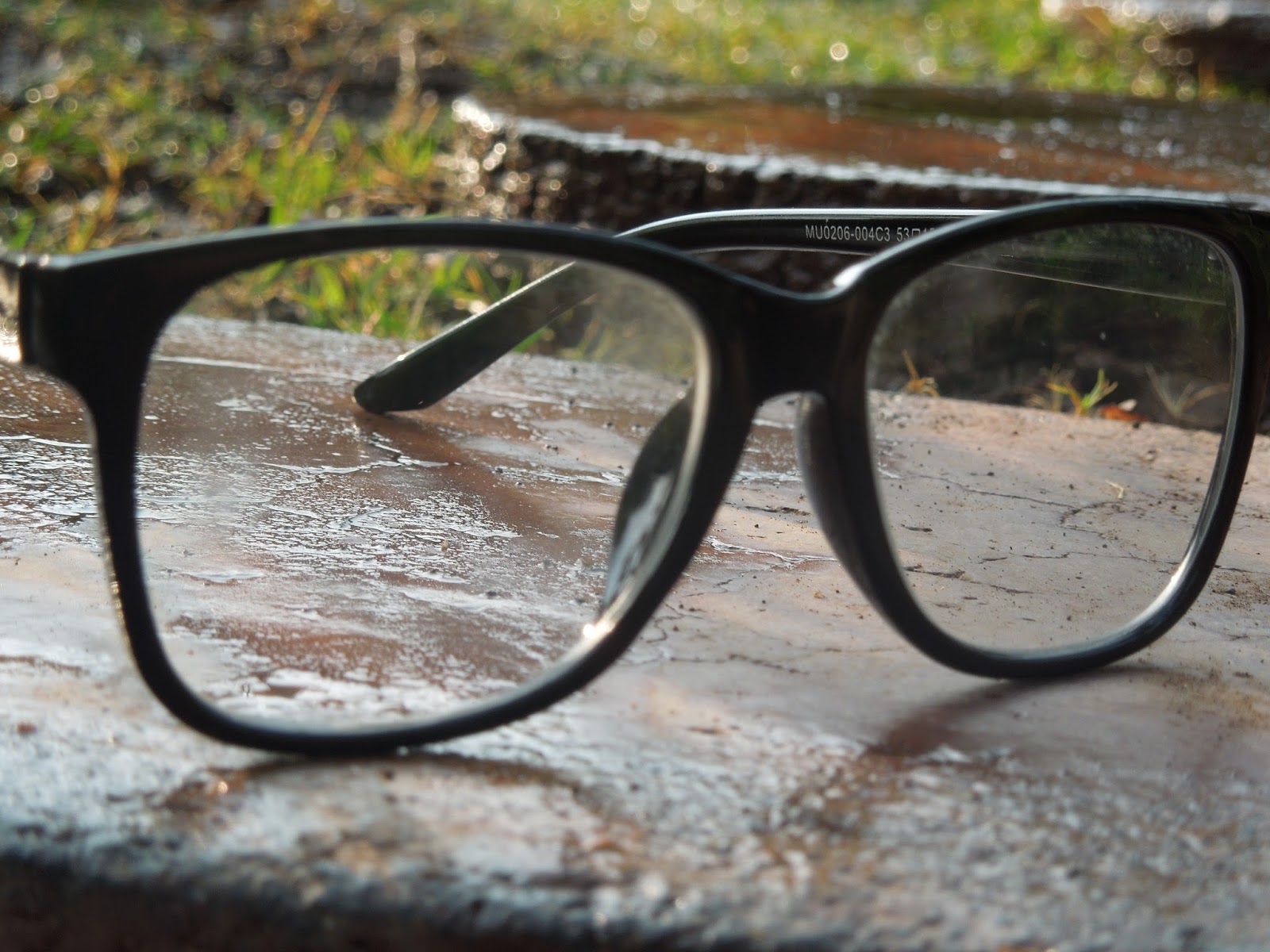 HD Wallpapers: Glasses HD Wallpaper
