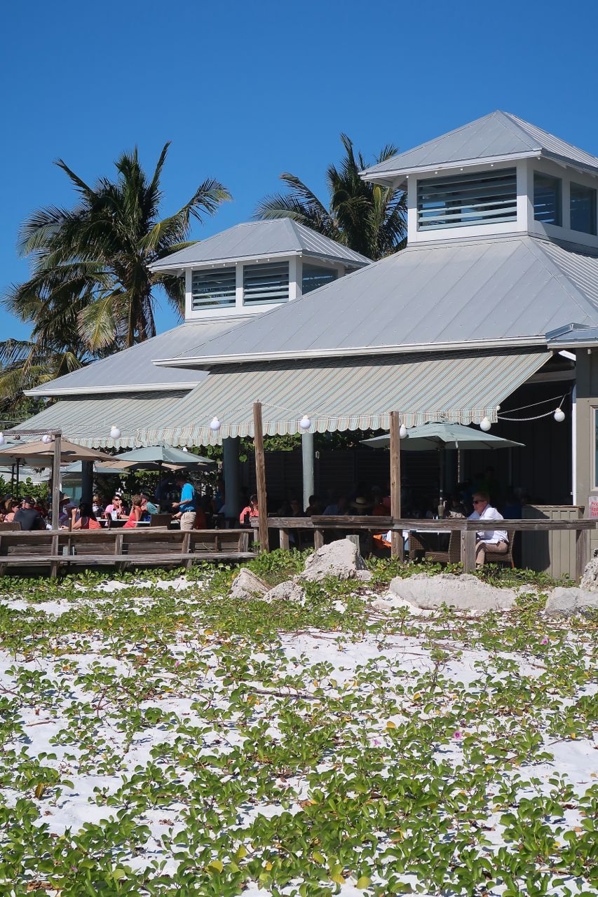 Scrumpdillyicious: The Sandbar: Beachfront Dining on Anna Maria