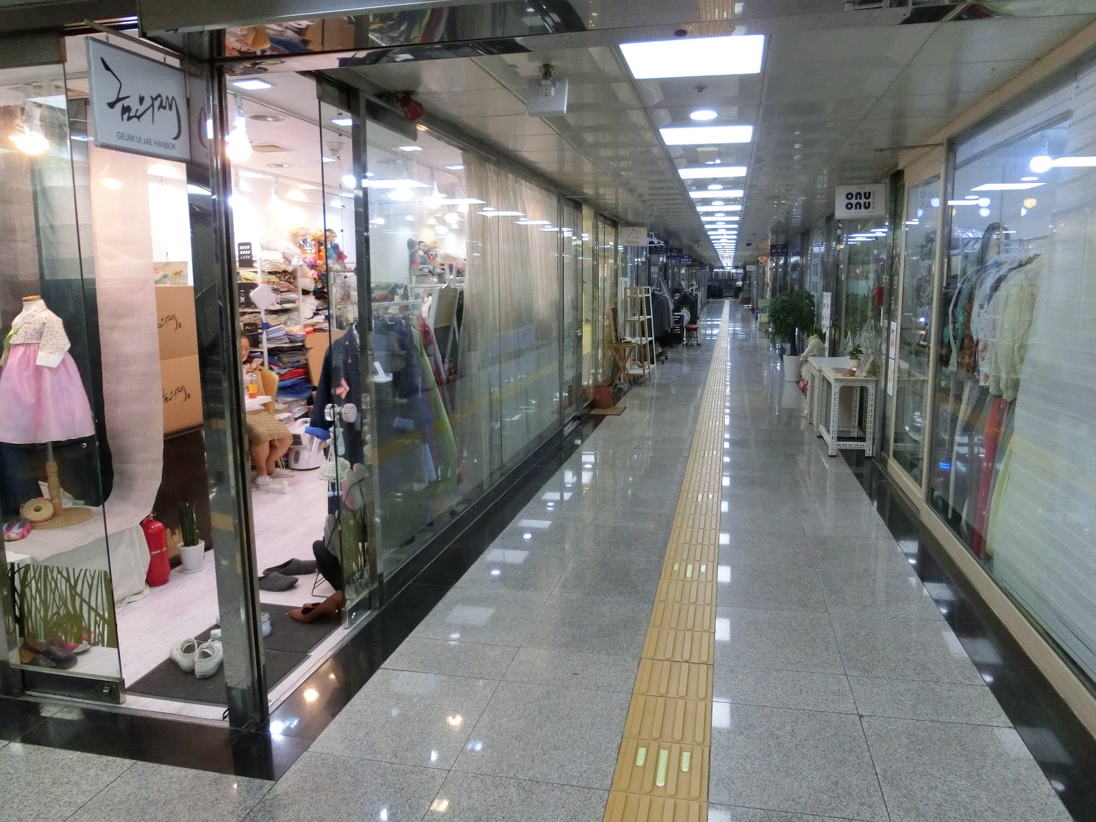 Nau speak: Korea: Jongno Shopping Complex and walk to Bangsan Market