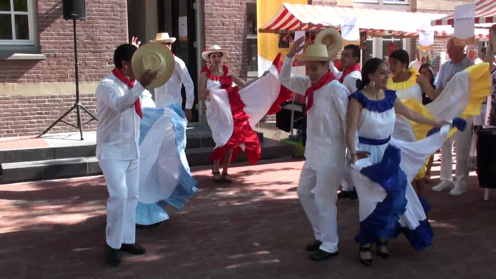 Características del Albazo, Sanjuanito, La Bomba, Alza.