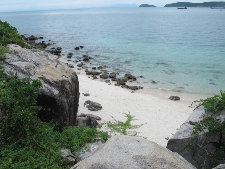 Xin chao!: Vietnam beautiful beaches, islands and bays