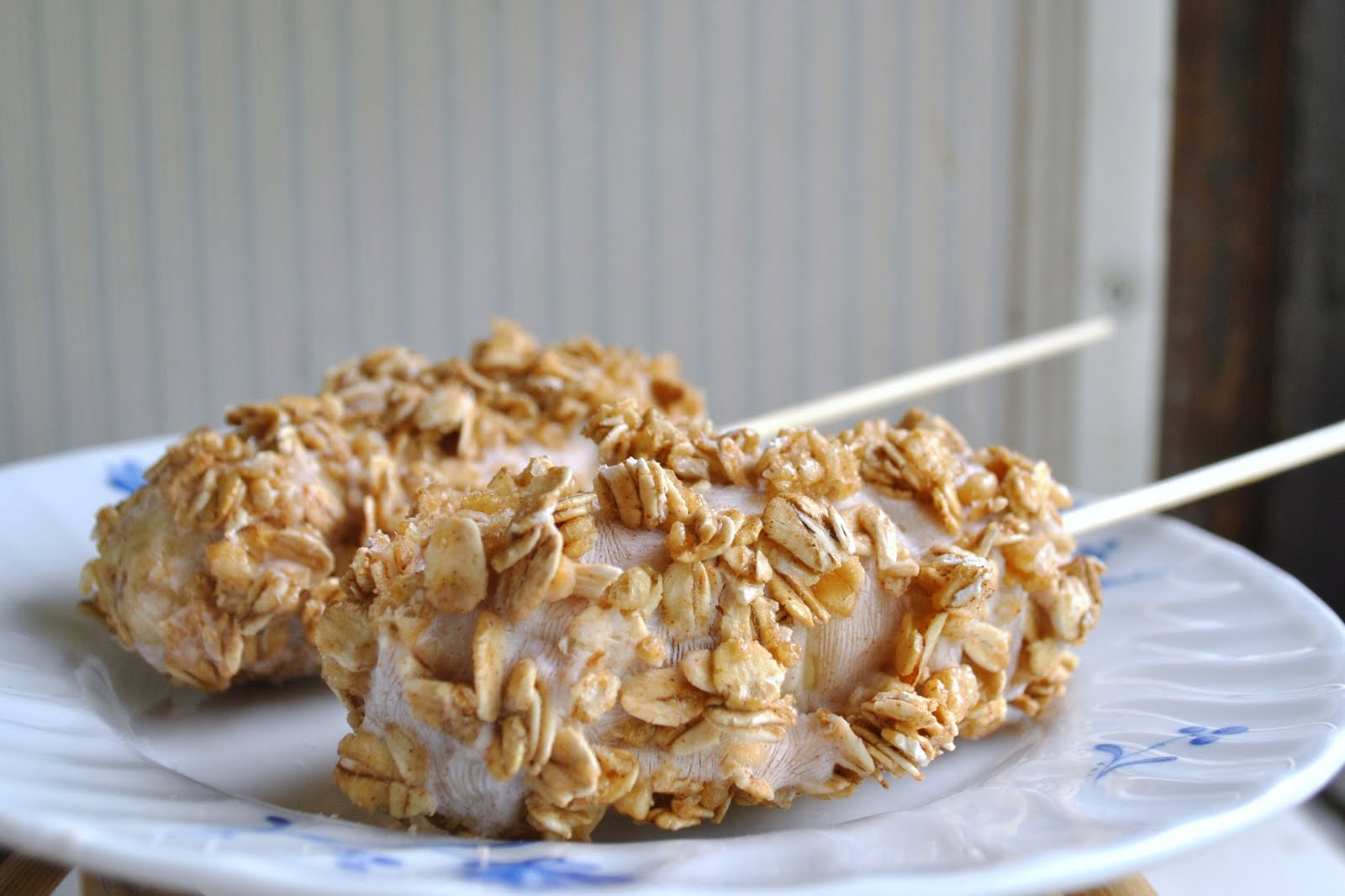 Kristin in Her Kitchen: Banana Crunch Pops