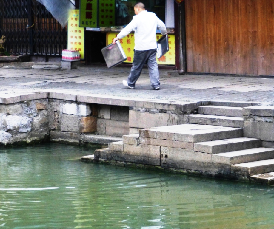 Travels of a Danventurer as a Young Man: Zhujiajiao: The Venice of Shanghai