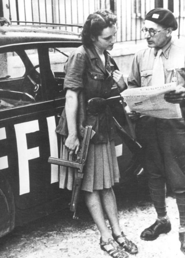 30 Vintage Photos of Beautiful Female Partisans and Resistance Fighters ...