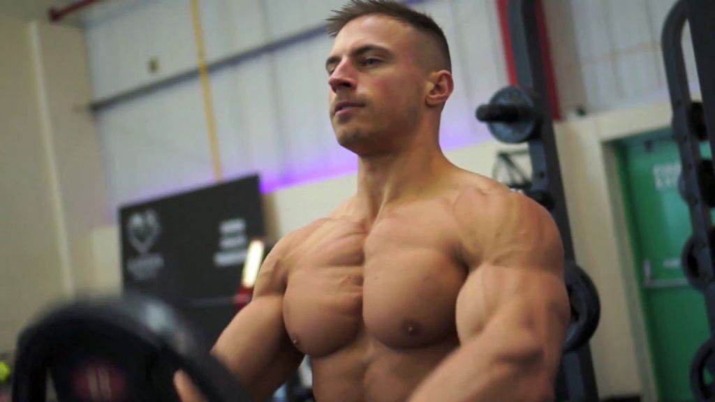 Mike Thurston: The Meaning Of Instagram For Fitness Models