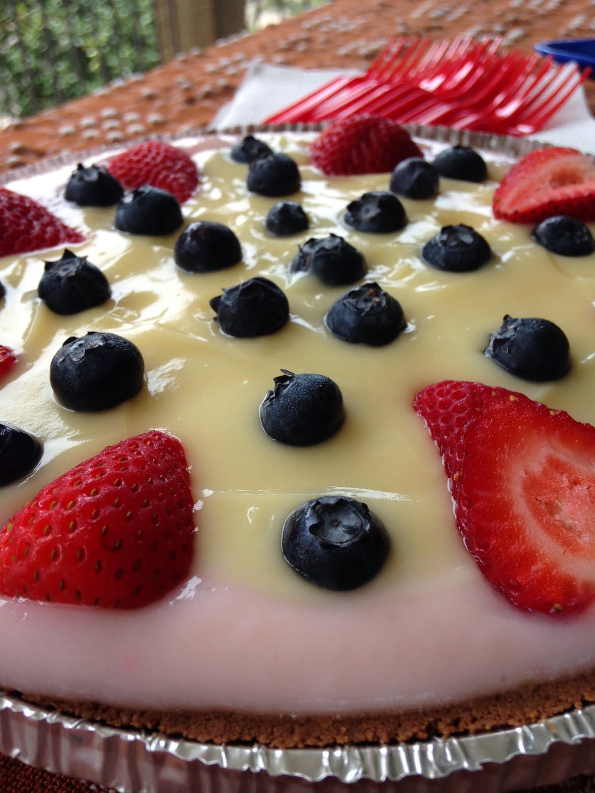 Berry Cheesecake Pudding Pie
