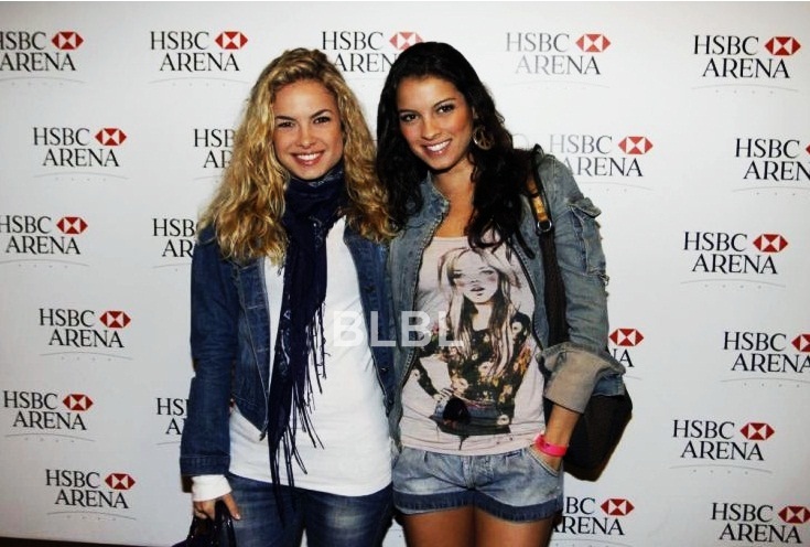 Lovers Lua Blanco: Mais fotos de Lua Blanco e Ana Terra no Show do cantor Jack Johnson.