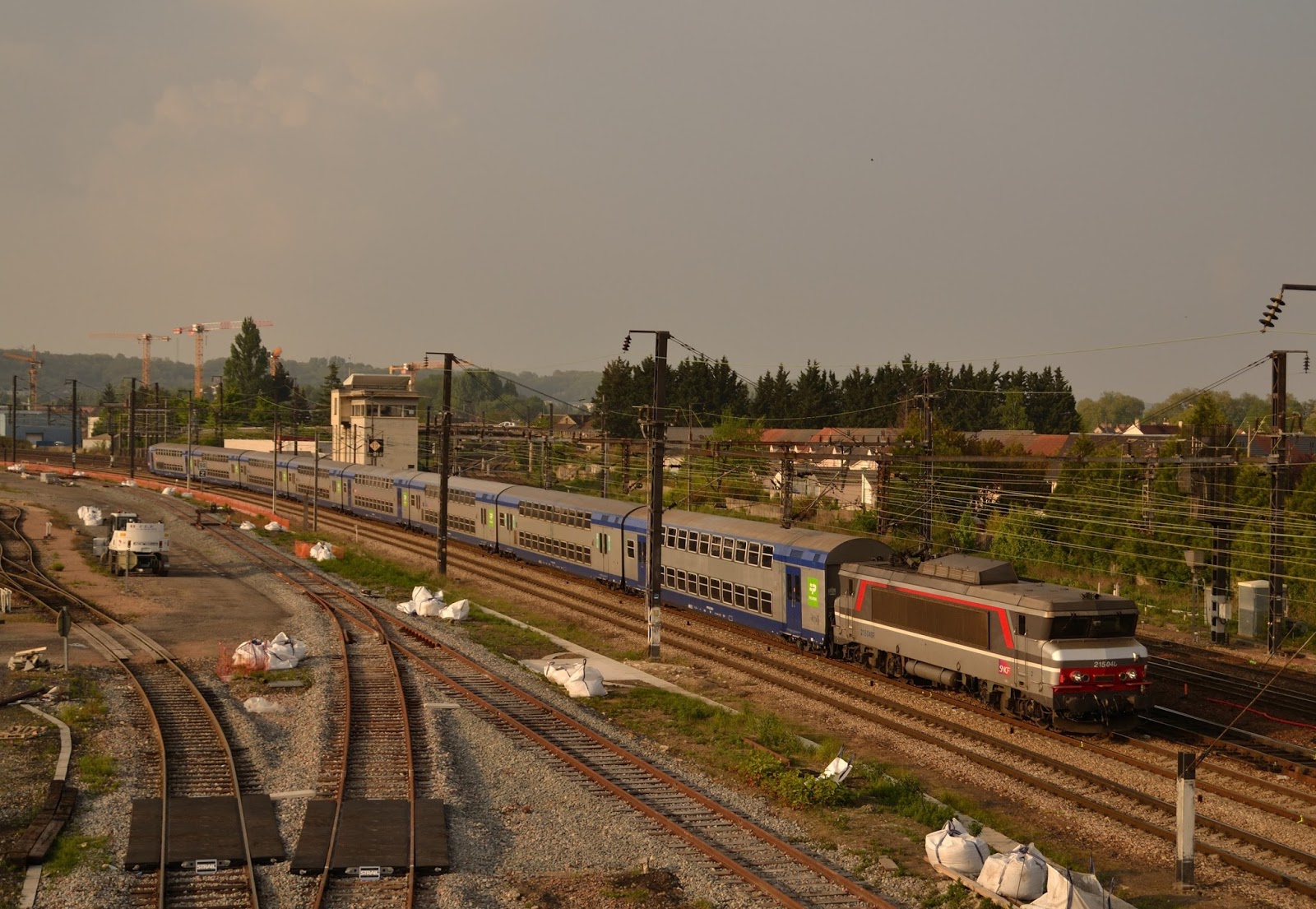 LA PASSION DU TRAIN: à Creil avec Tarek (1 / 2 ) .