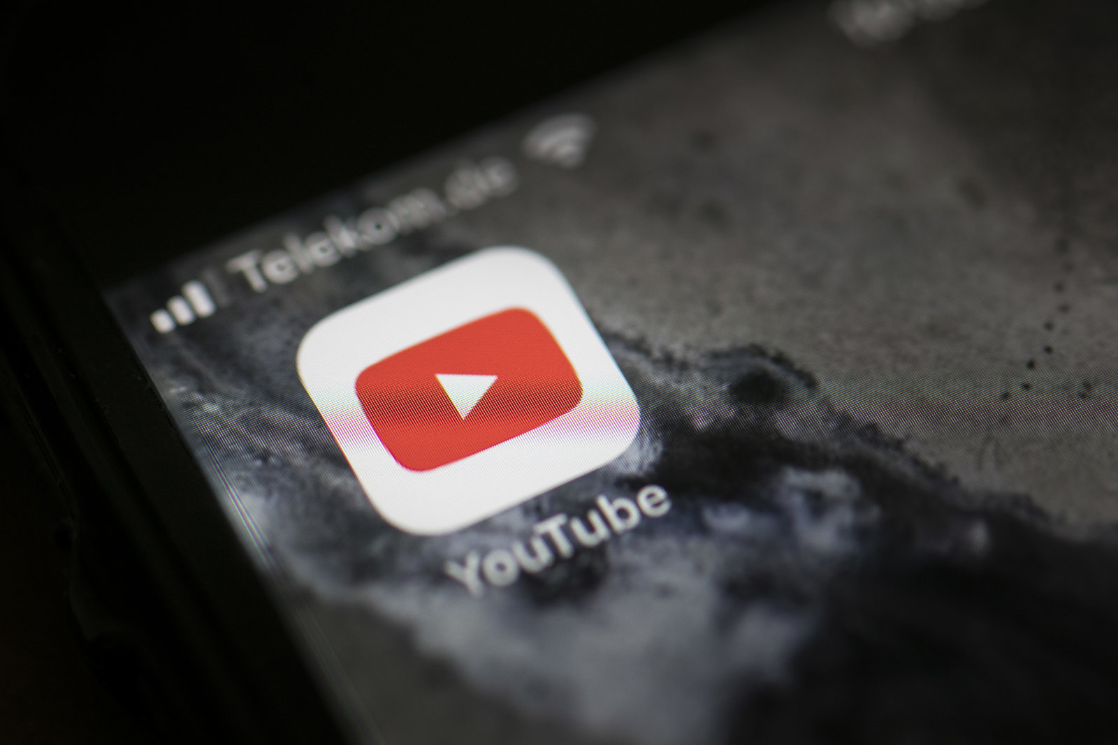 YouTube CEO introduced the four Rs approach used by the platform and ...