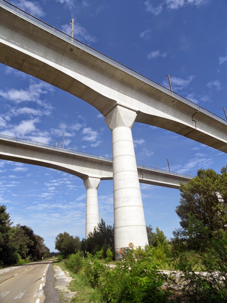 The Happy Pontist: French Bridges: 4. TGV Viaduct, Avignon