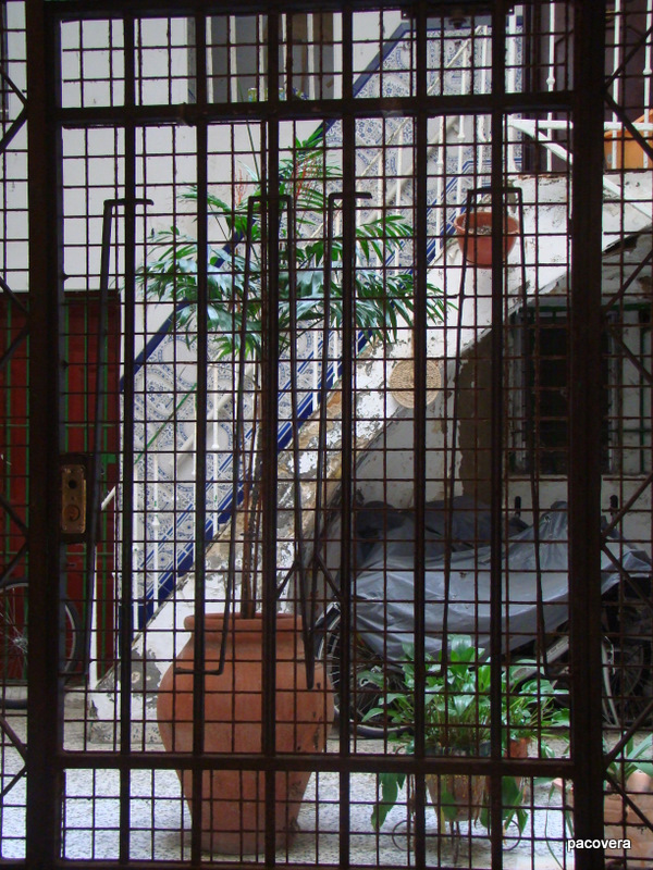 CH´USAY: GUARDACANTONES de CADIZ: cañones y esquinales.(I)