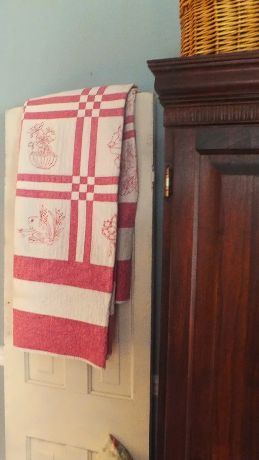 Ash Tree Cottage: Old Door Becomes Quilt Display