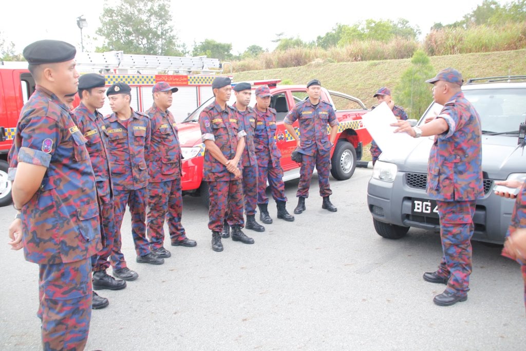 Brunei Fire&Rescue Department Appliances: UBD held emergency exercise