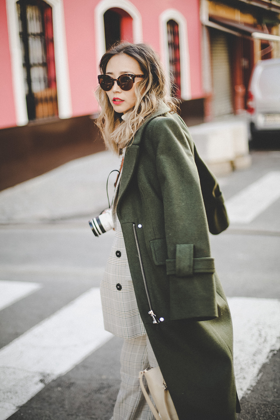 Stylish Way to Wear A Long Green Coat