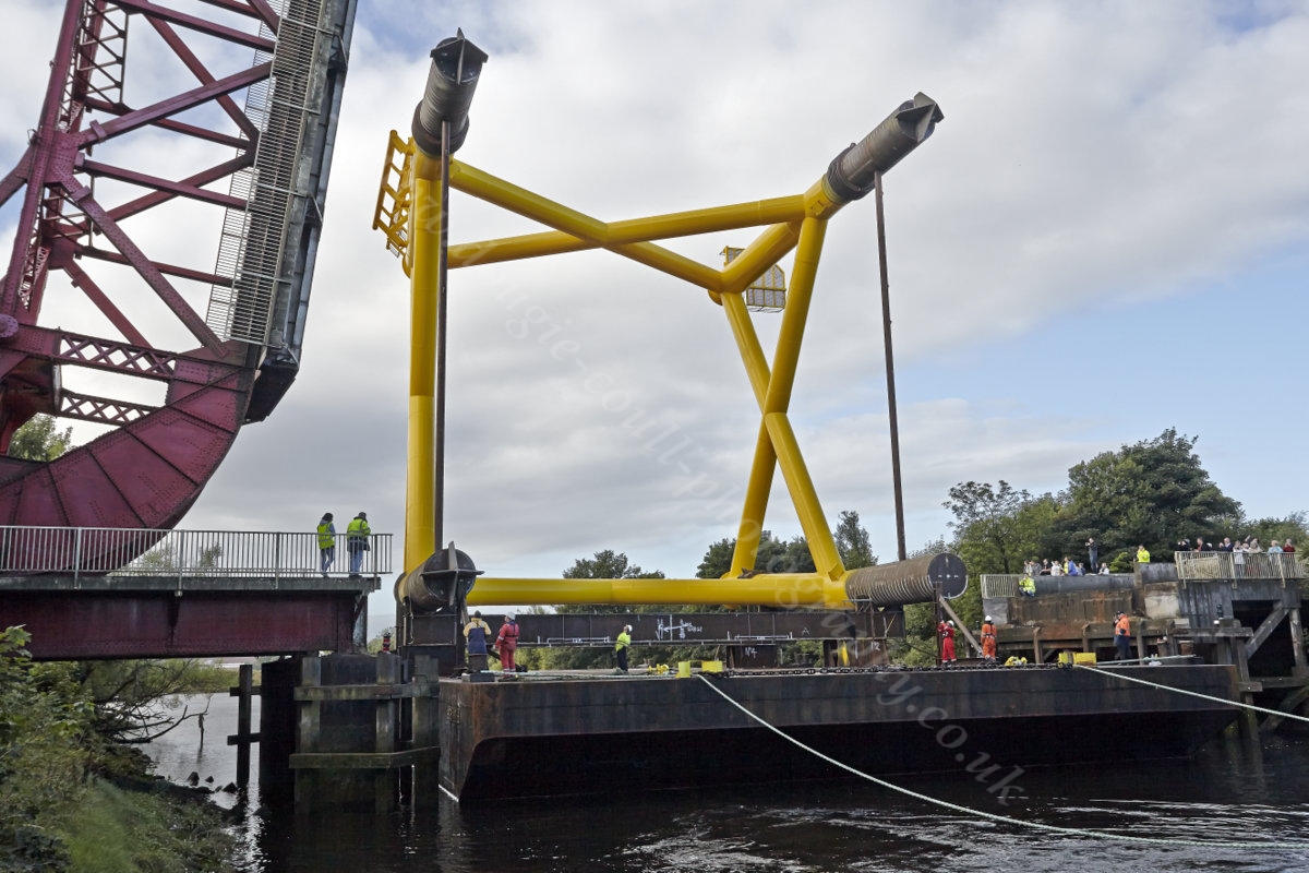 Dougie Coull Photography: Barge Move - Inchinnan Bascule Bridge